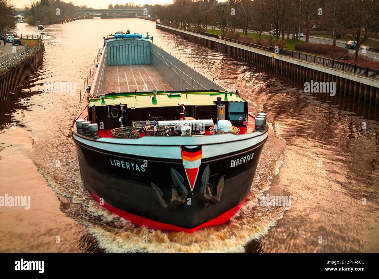 Empty cargo ship hi-res stock photography and images - Alamy