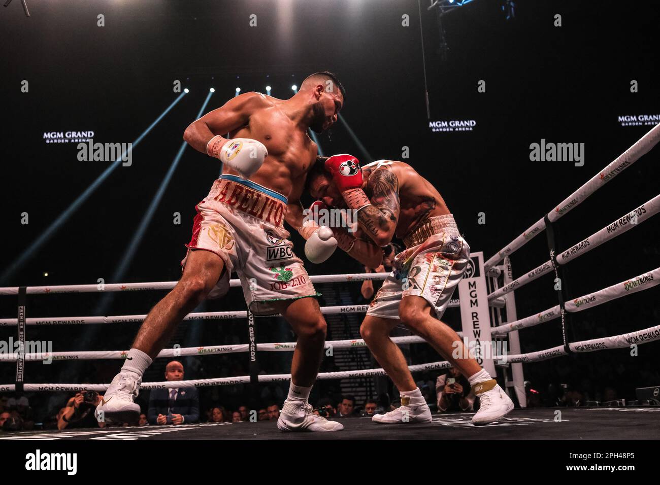 Cody crowley boxing hi-res stock photography and images - Alamy
