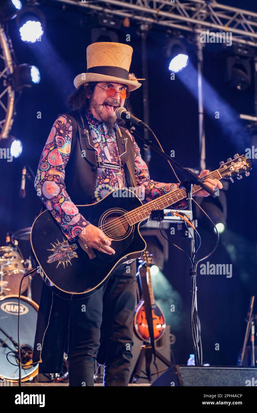 Joziah longo of The Slambovian Circus of Dreams performing at the ...