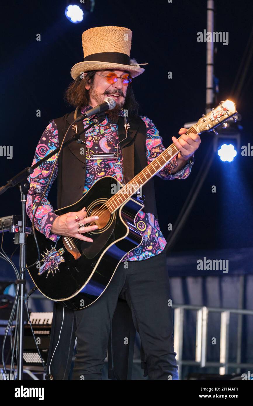 Joziah longo of The Slambovian Circus of Dreams performing at the ...