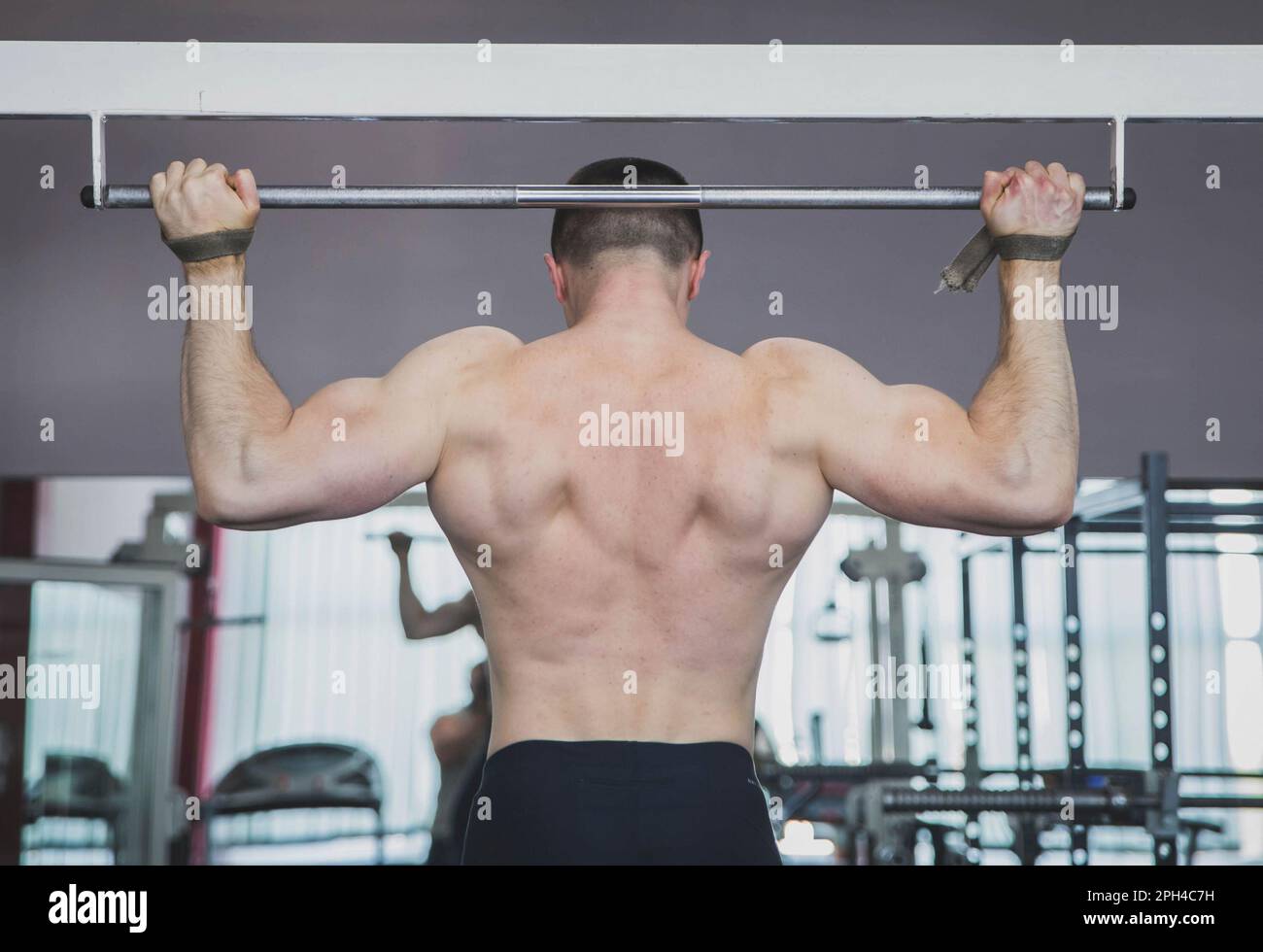 Bodybuilder pulls up on horizontal hi-res stock photography and images ...