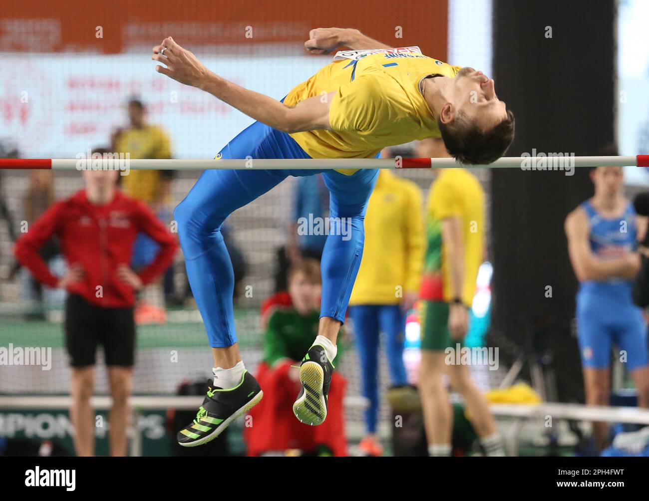 High jump men qualification hi-res stock photography and images - Alamy