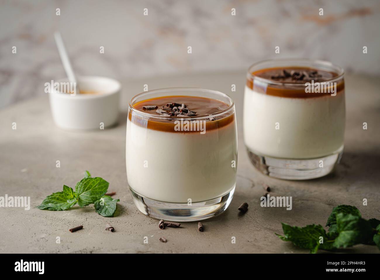 Vanilla panna cotta Stock Photo - Alamy