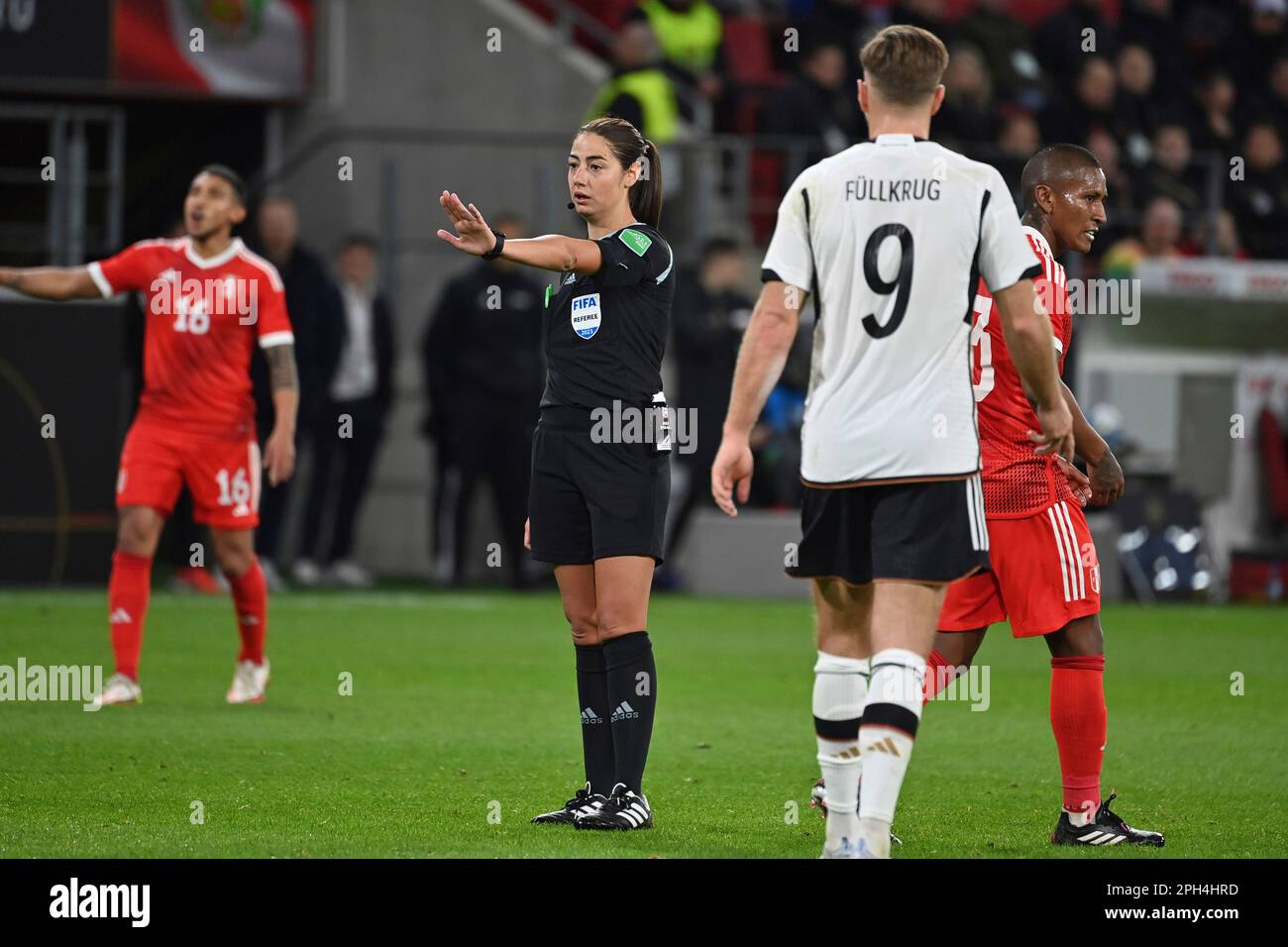 Mainz, Deutschland. 25th Mar, 2023. refereein Maria Sole CAPUTI, soccer ...