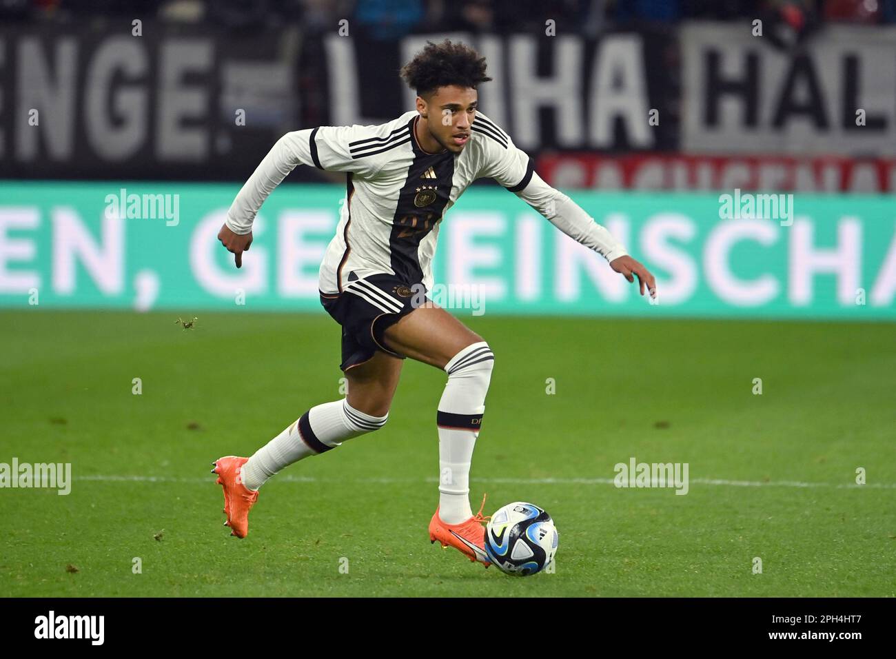Mainz, Deutschland. 25th Mar, 2023. Kevin SCHADE (GER), action, single ...