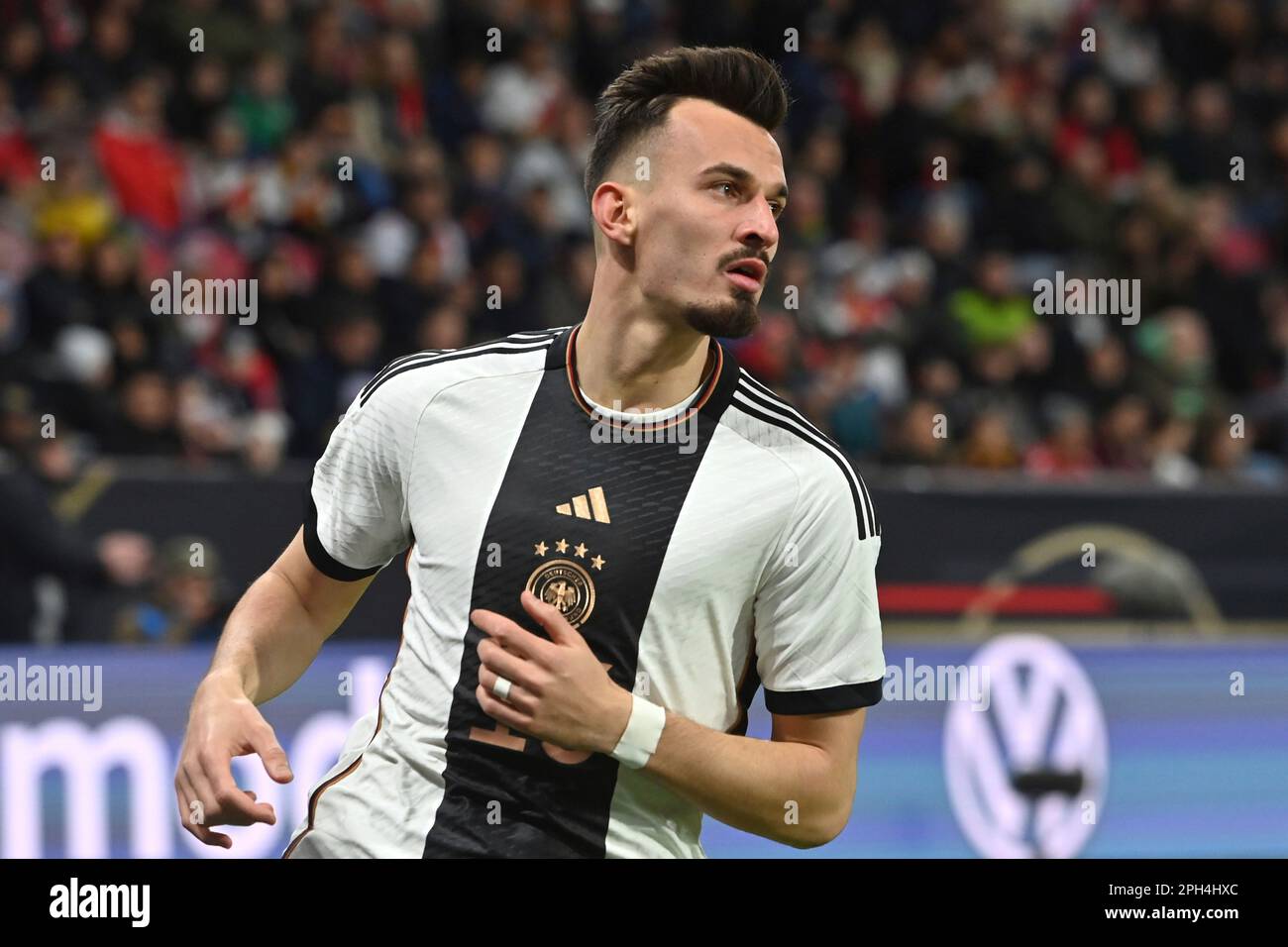 Mainz, Deutschland. 25th Mar, 2023. Mergim BERISHA (GER), action ...