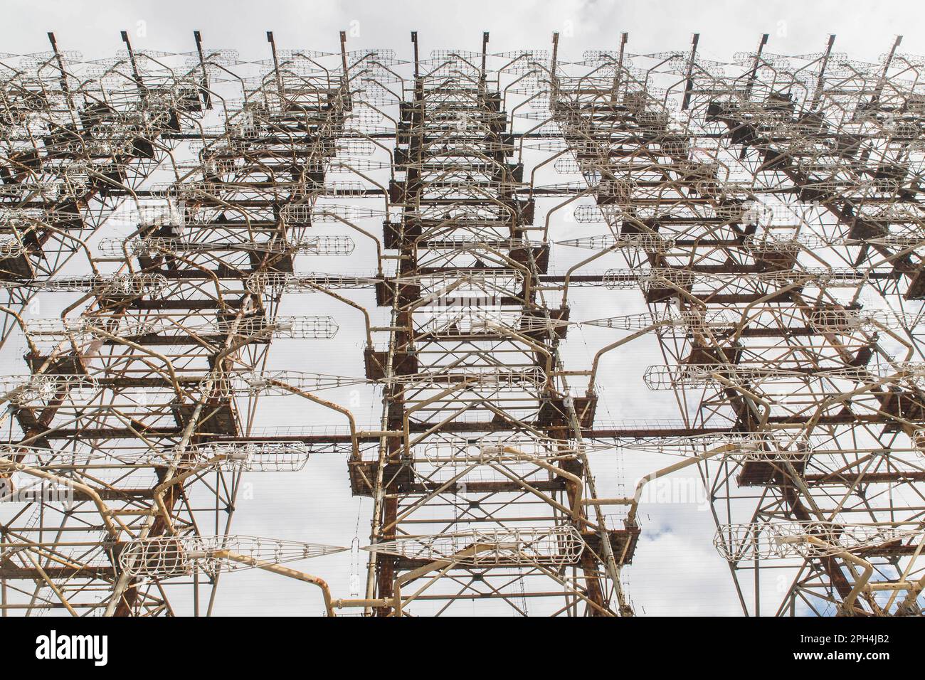 Soviet Pripyat antenna designed to track the launch of enemy missiles ...