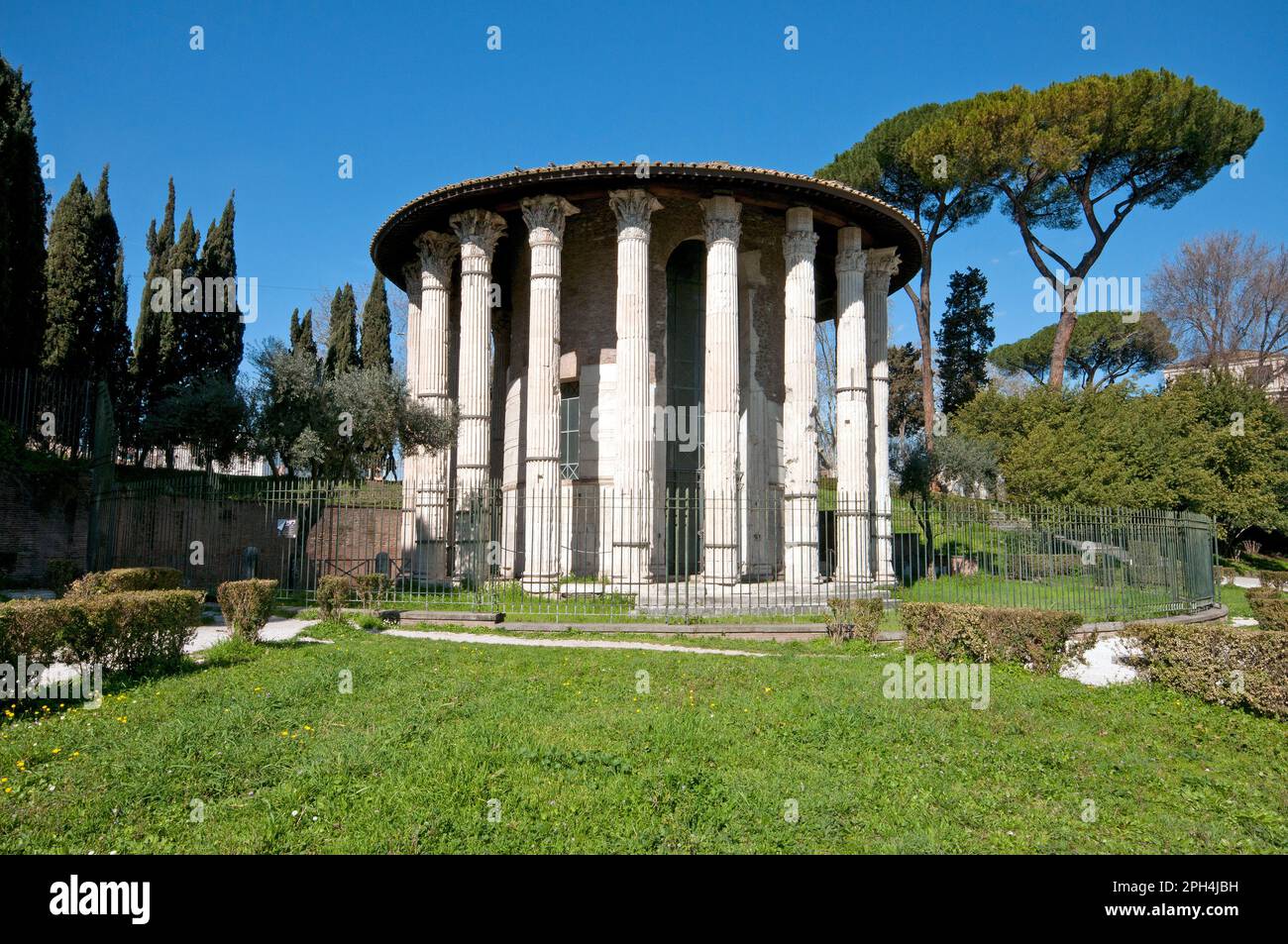 Temple of Hercules Victor in Foro Boario, Rome, Italy Stock Photo - Alamy