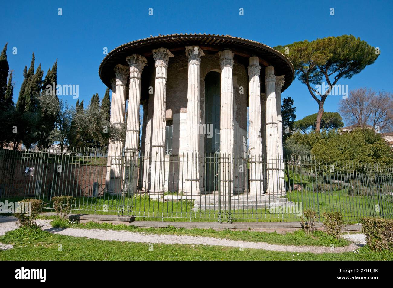 Temple of Hercules Victor in Foro Boario, Rome, Italy Stock Photo - Alamy