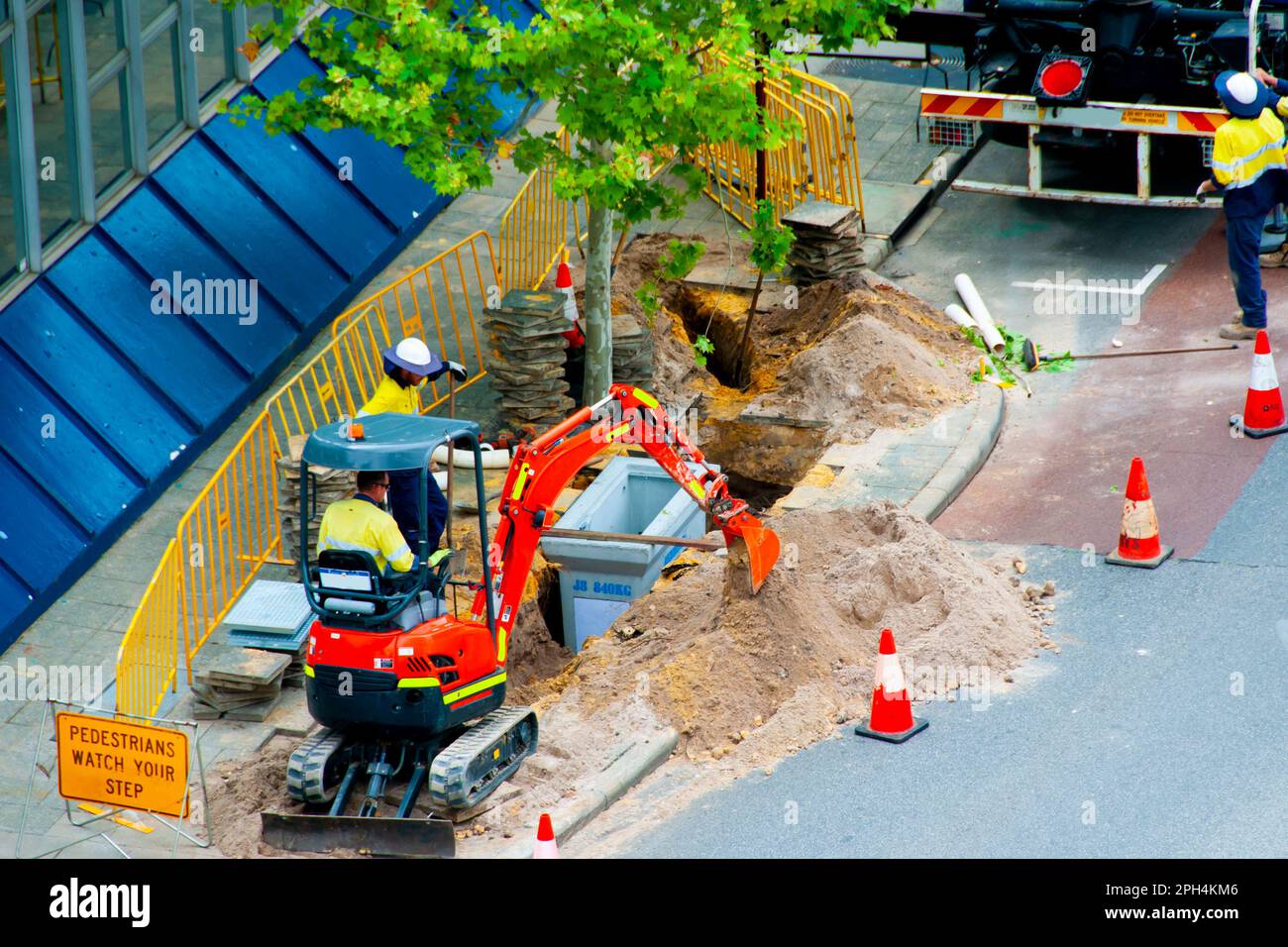 Australia construction worker hi-res stock photography and images - Alamy