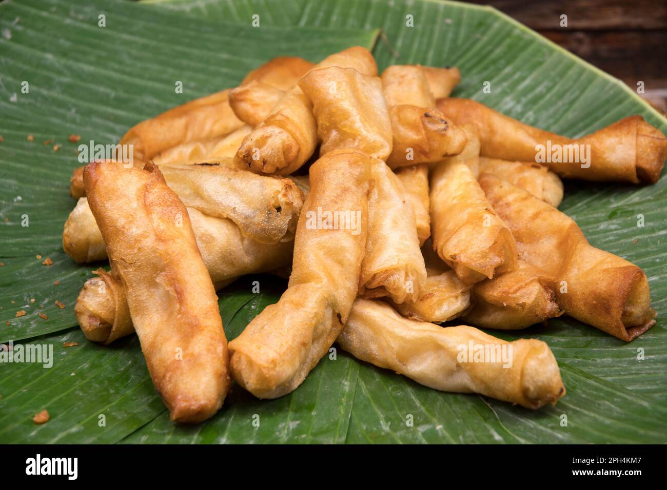 Deep fried Chinese spring rolls. Street food in Bangkok Stock Photo - Alamy