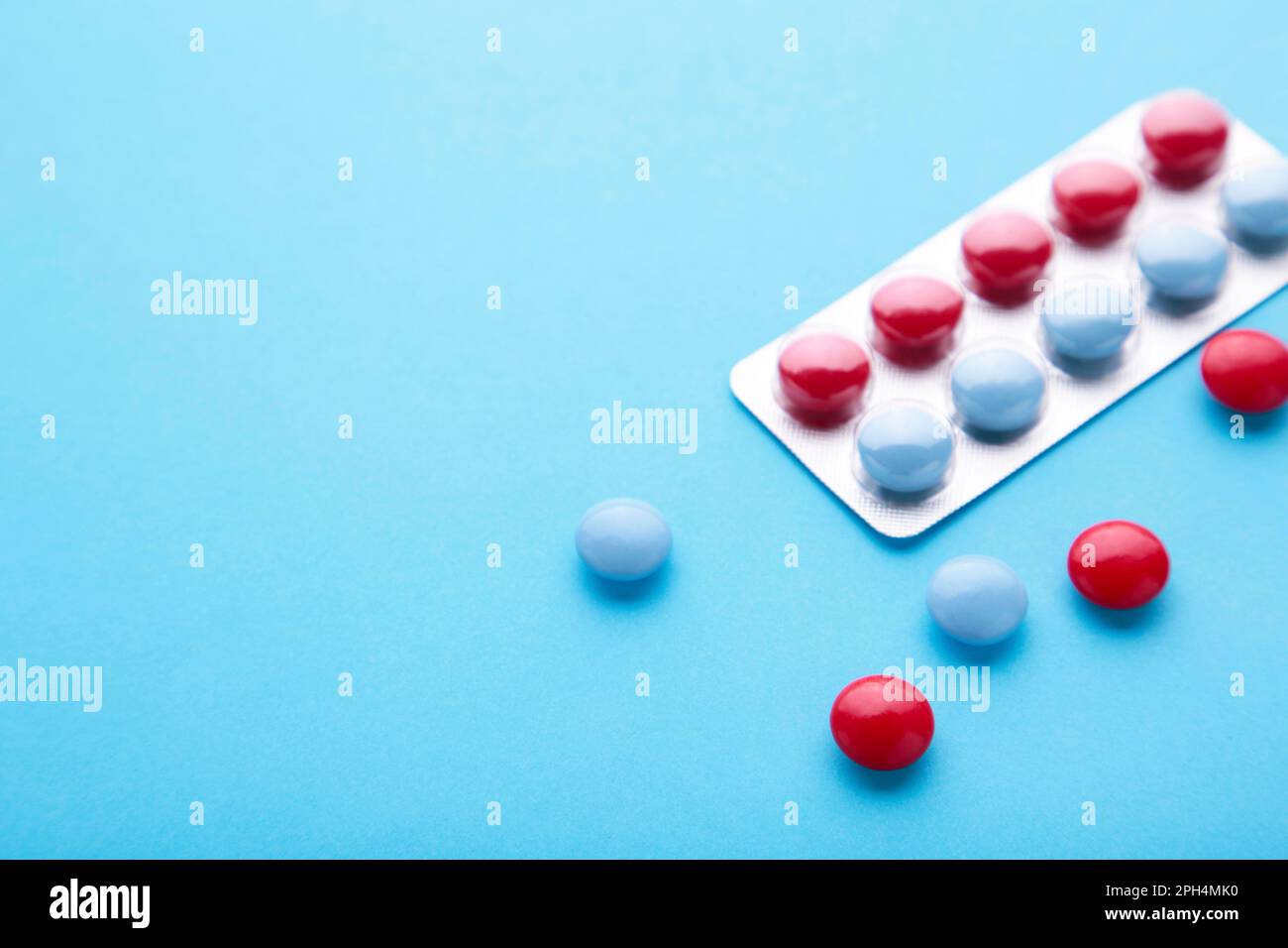Blue tablets hi-res stock photography and images - Alamy