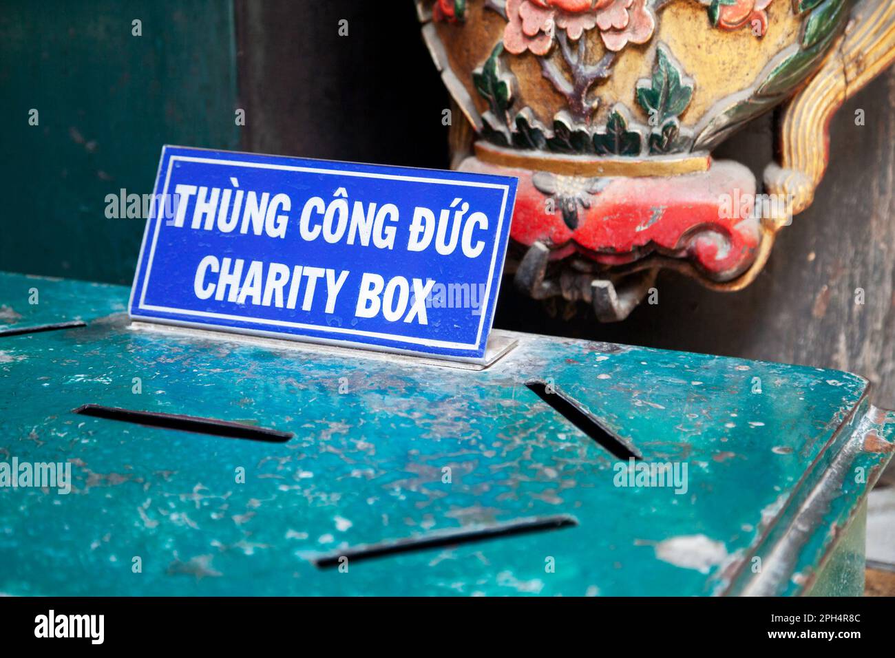 Vietnamese shrine hi-res stock photography and images - Alamy