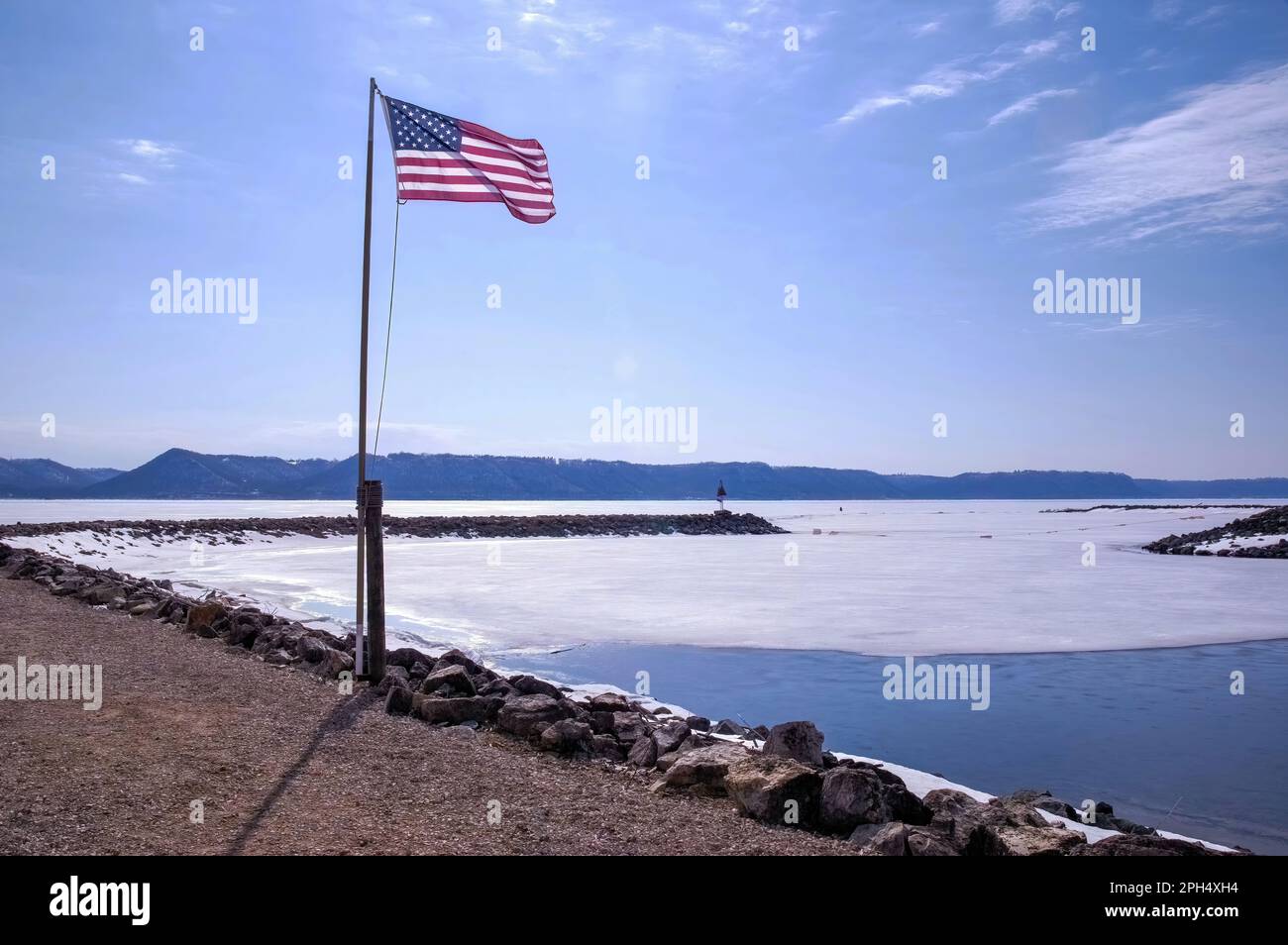 Lake pepin winter hi-res stock photography and images - Alamy