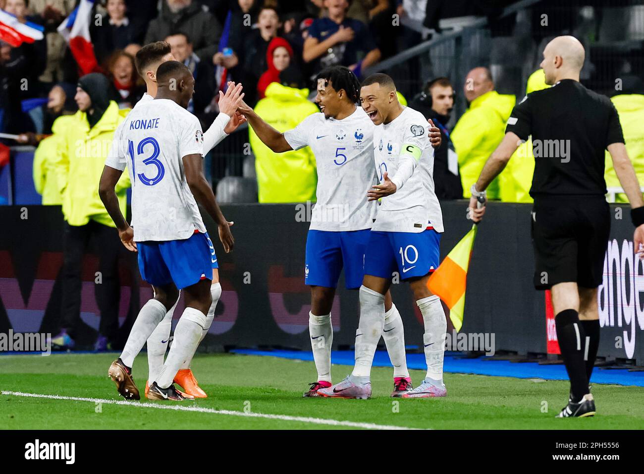 Jules kounde celebrates hi-res stock photography and images - Alamy