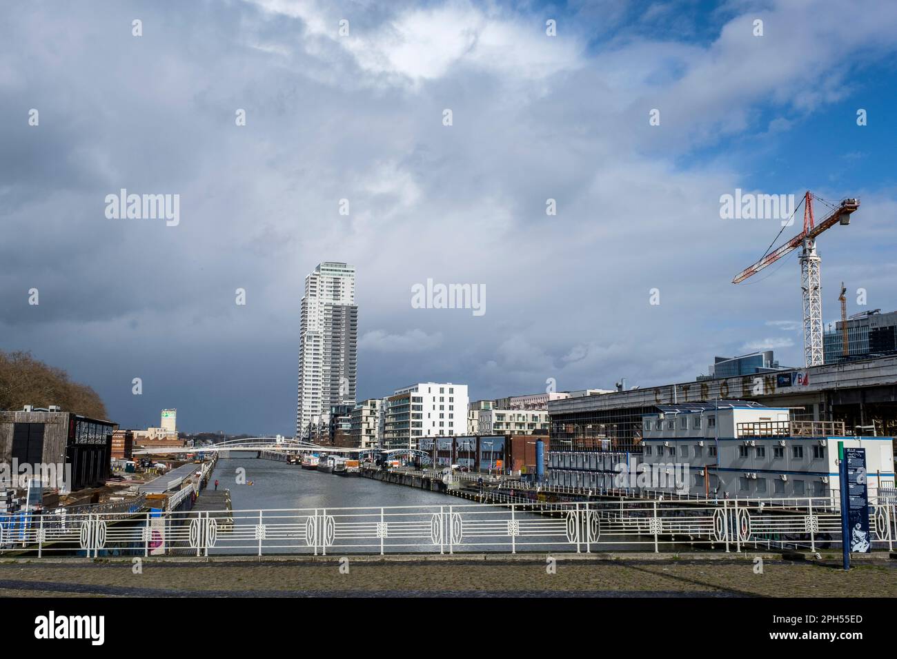 Brussels Canal and the docks | Le canal de Bruxelles vue depuis les ...