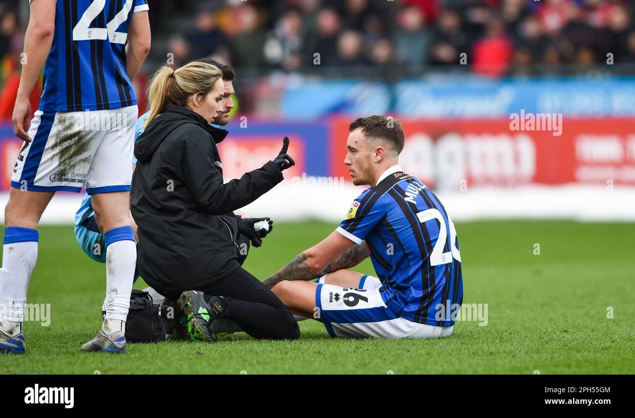 Footballer toby mullarkey hi-res stock photography and images - Alamy