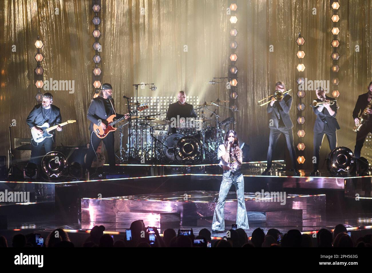 The french singer woman Jenifer in concert in Brussels | La chanteuse ...