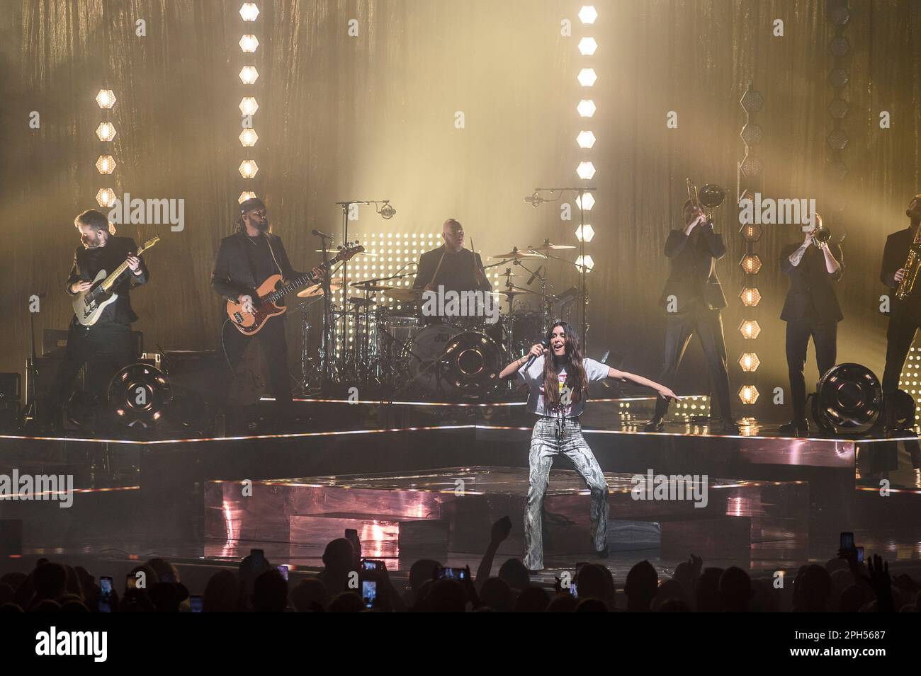 The french singer woman Jenifer in concert in Brussels | La chanteuse ...