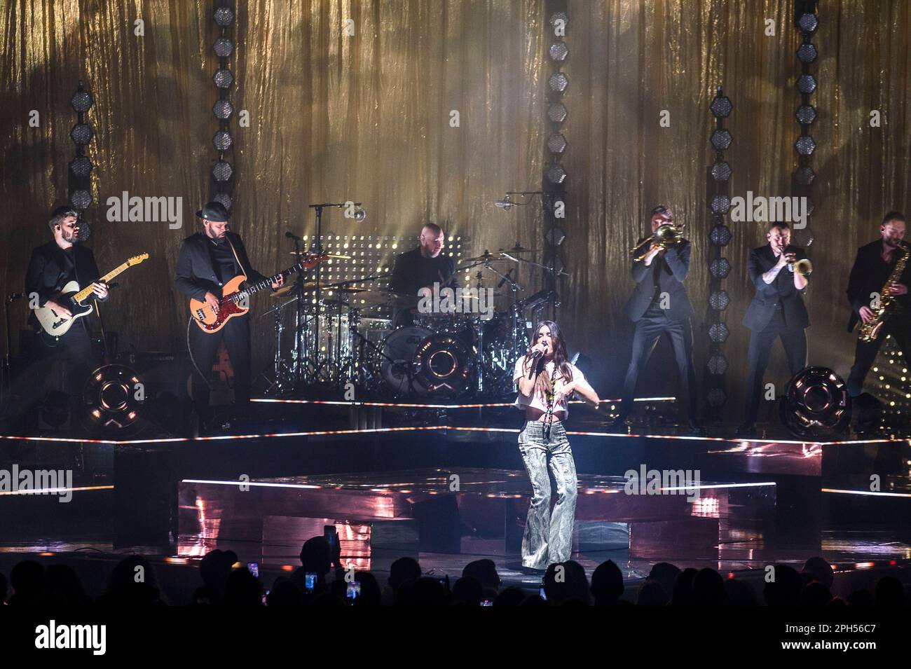 The french singer woman Jenifer in concert in Brussels | La chanteuse ...