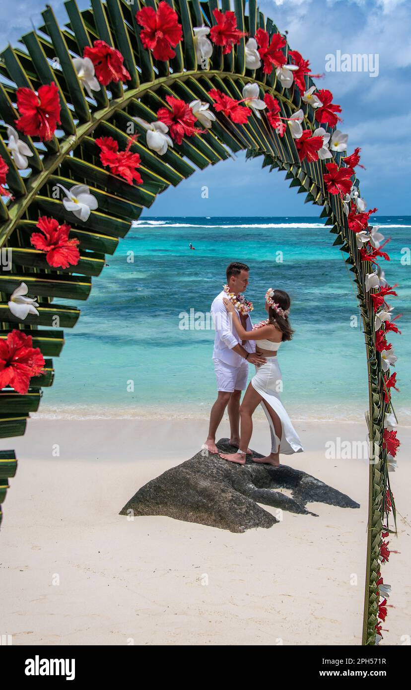Wedding couple Anse Source d'Argent La Digue Seychelles Stock Photo - Alamy