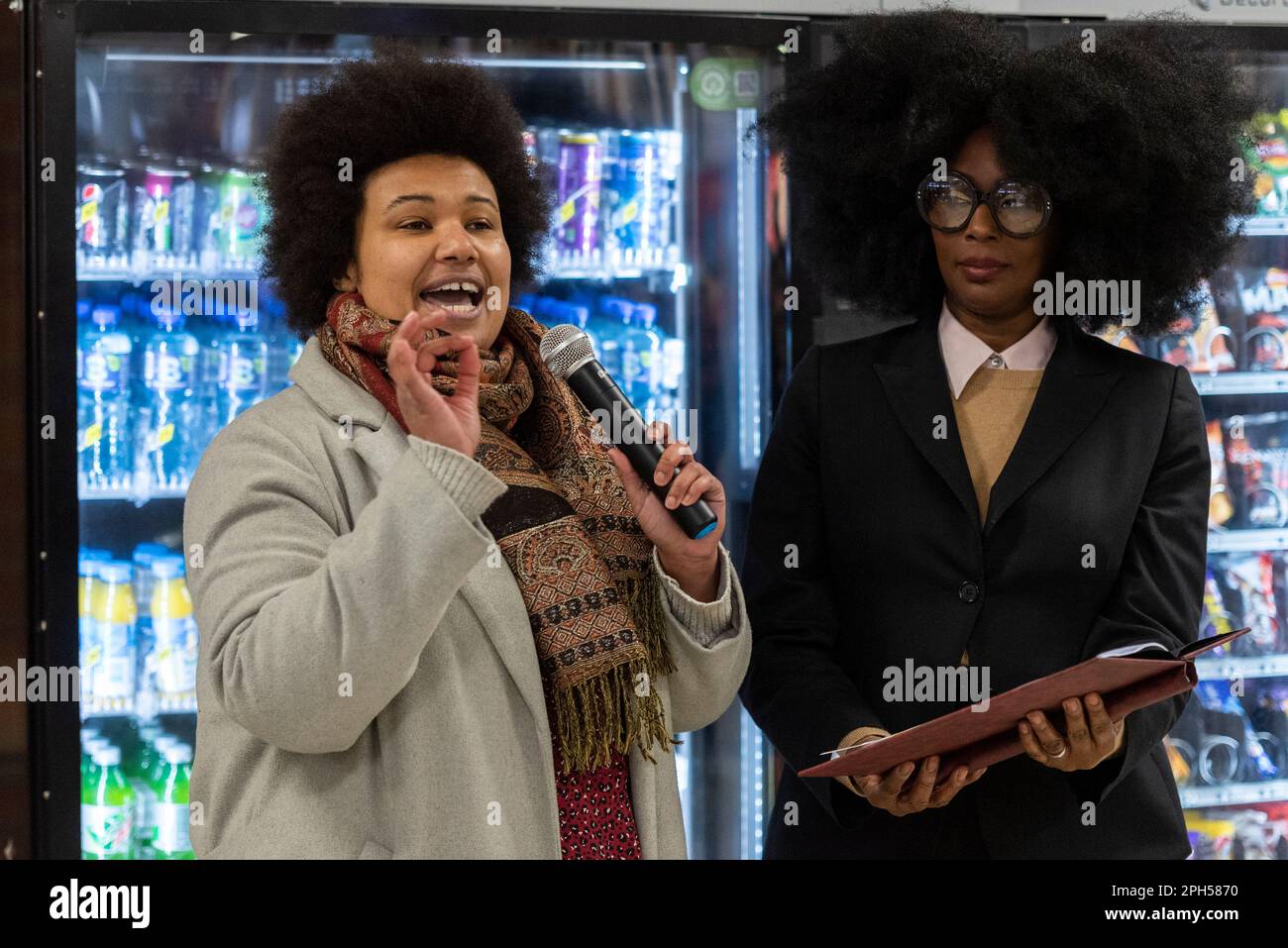 Princess dinubolu of senegal hi-res stock photography and images - Alamy