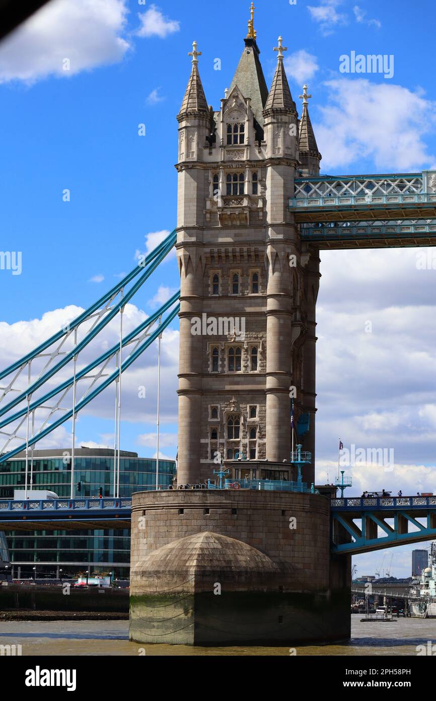 Symbol 'london bridge' hi-res stock photography and images - Alamy