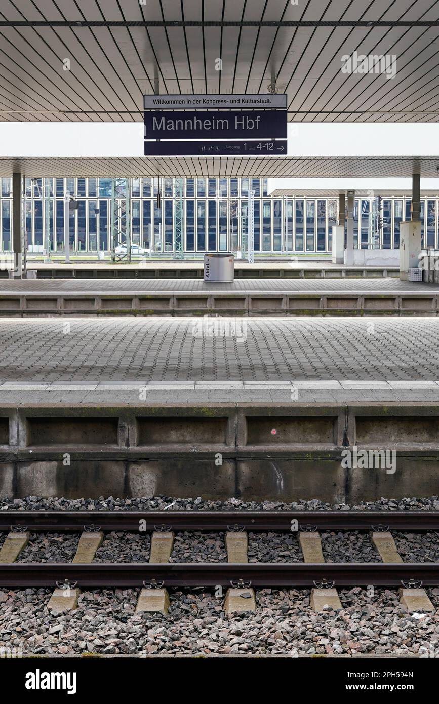Reading rail station sign hi-res stock photography and images - Alamy