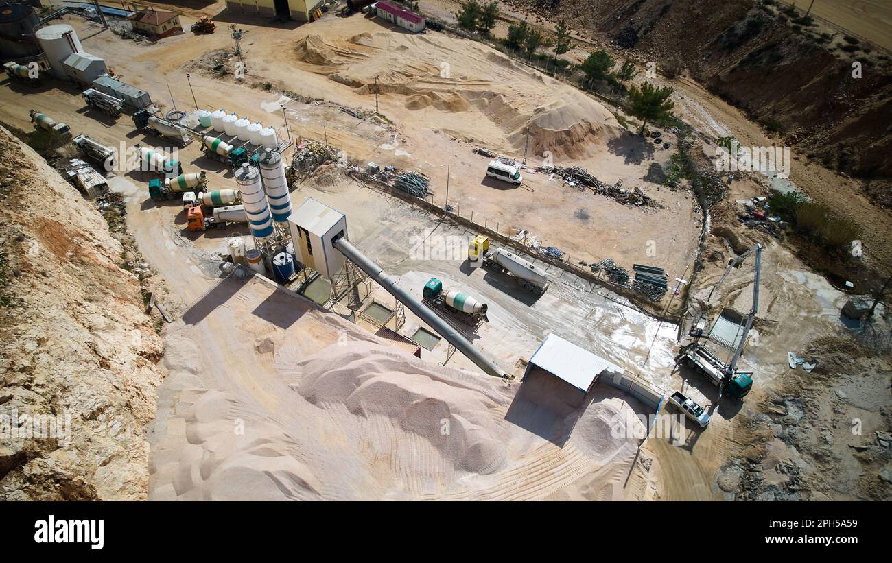 Factory conveyor belt crush hi-res stock photography and images - Alamy