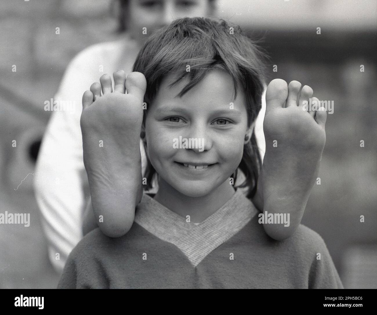 1986, school foot drawing competition, a young schoolgirl with her ...