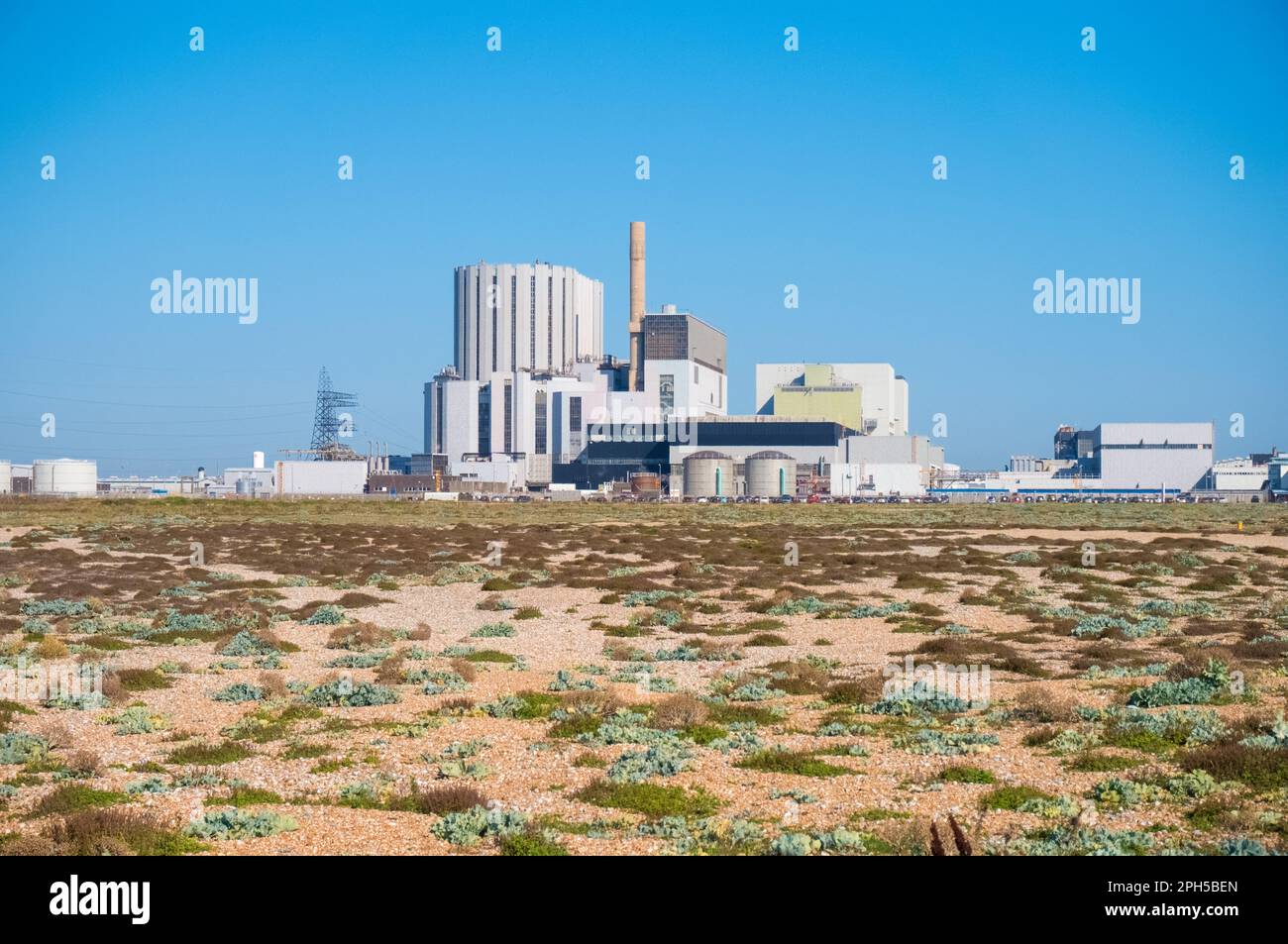 Dungeness a and b nuclear power stations hi-res stock photography and ...