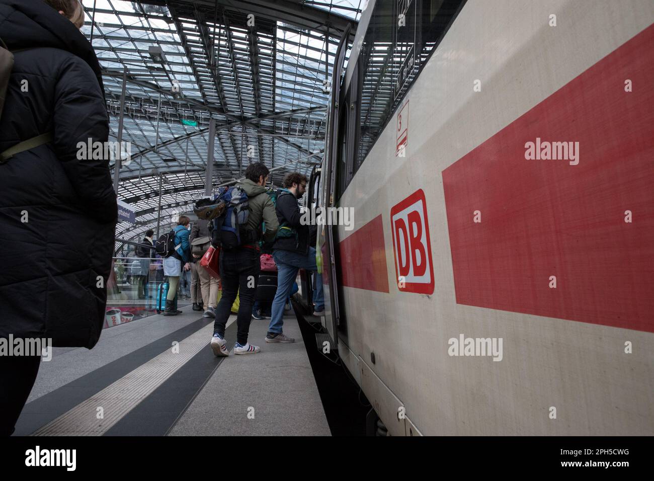 Massive Disruptions Expected as Nationwide Warning Strike Hits Germany ...