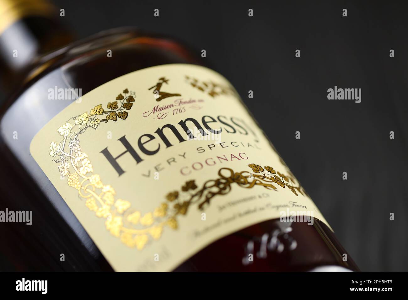 Vintage hennessy cognac bottle hi-res stock photography and images - Alamy