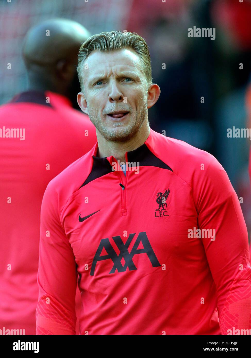 Football soccer dirk kuyt hi-res stock photography and images - Alamy