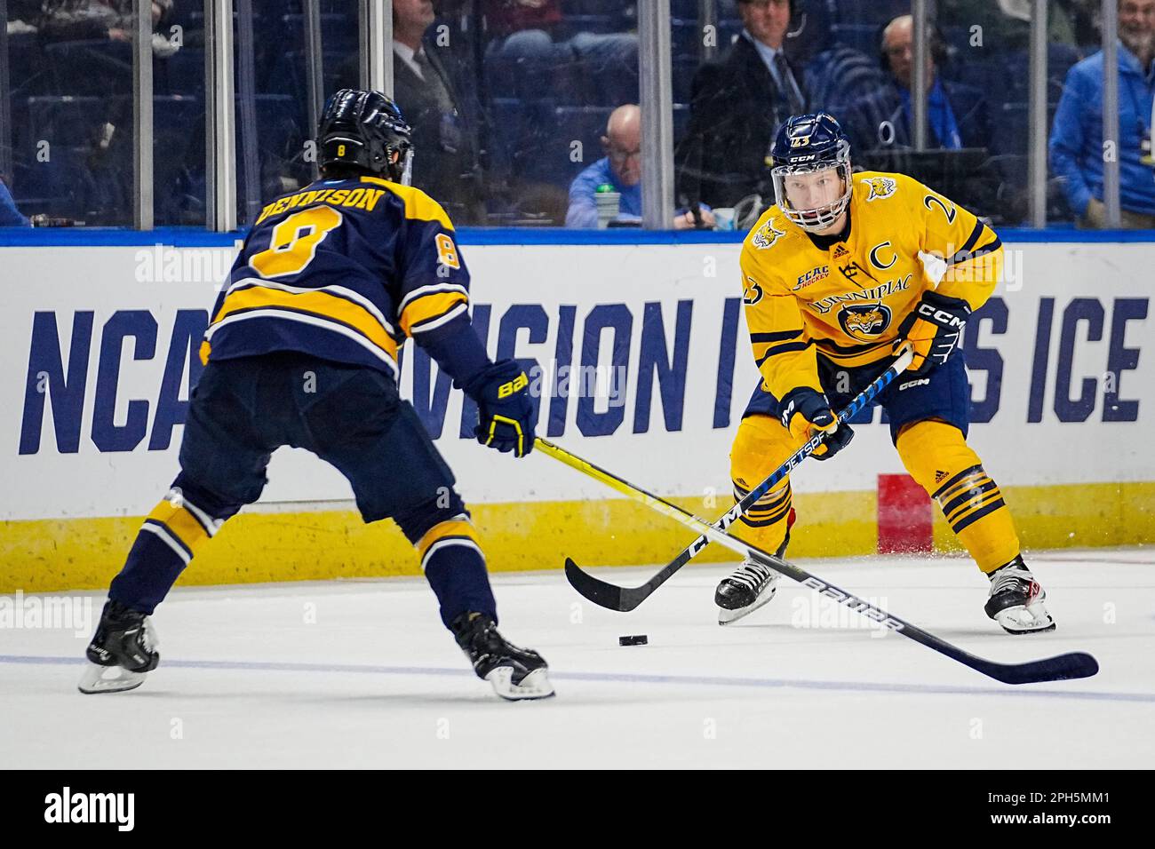 Zach jones hockey hi-res stock photography and images - Alamy