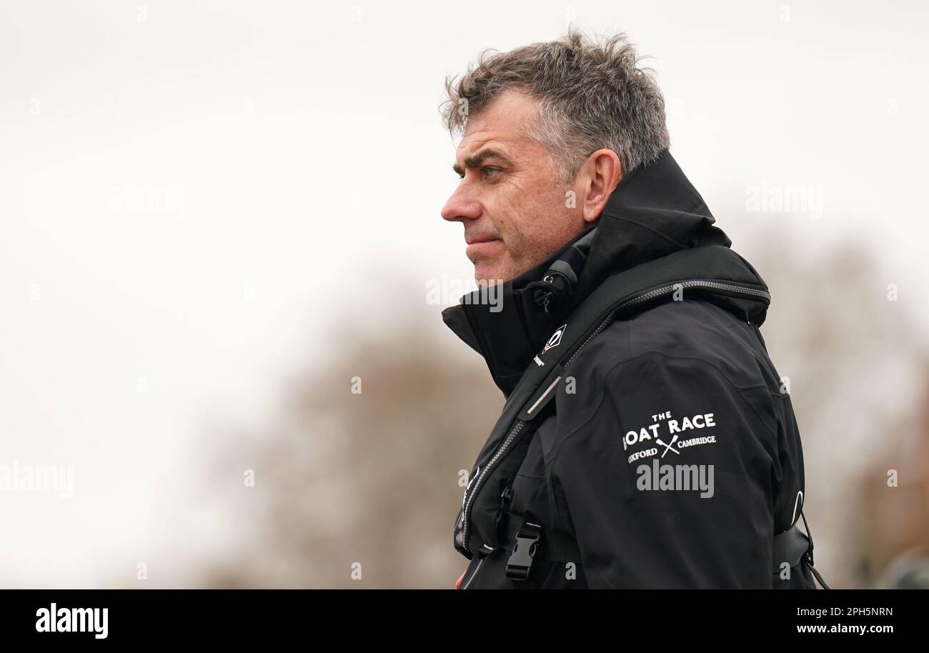 Cambridge women's coach Paddy Ryan before the start of the women's race ...