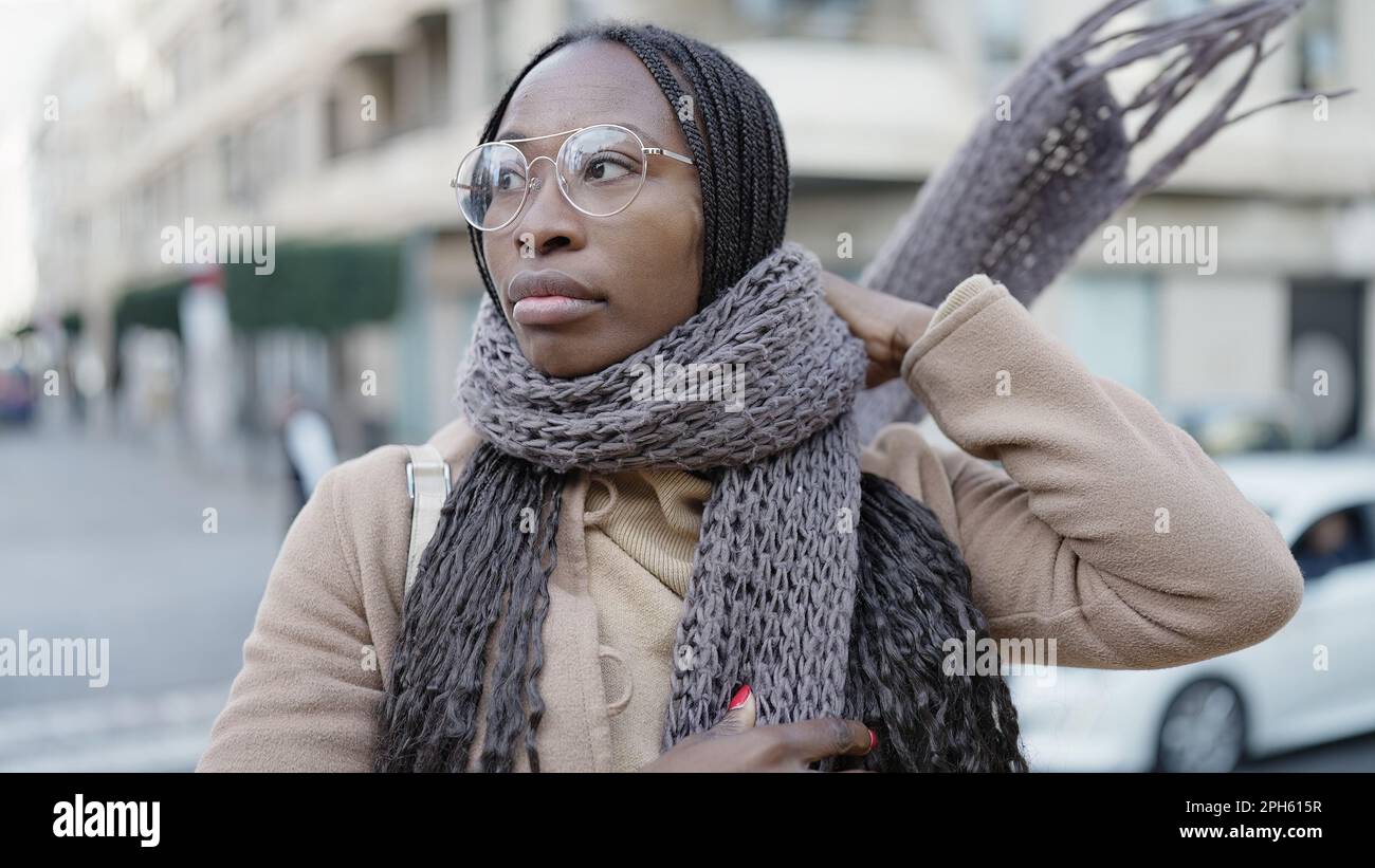 Black woman braids putting hi-res stock photography and images - Alamy
