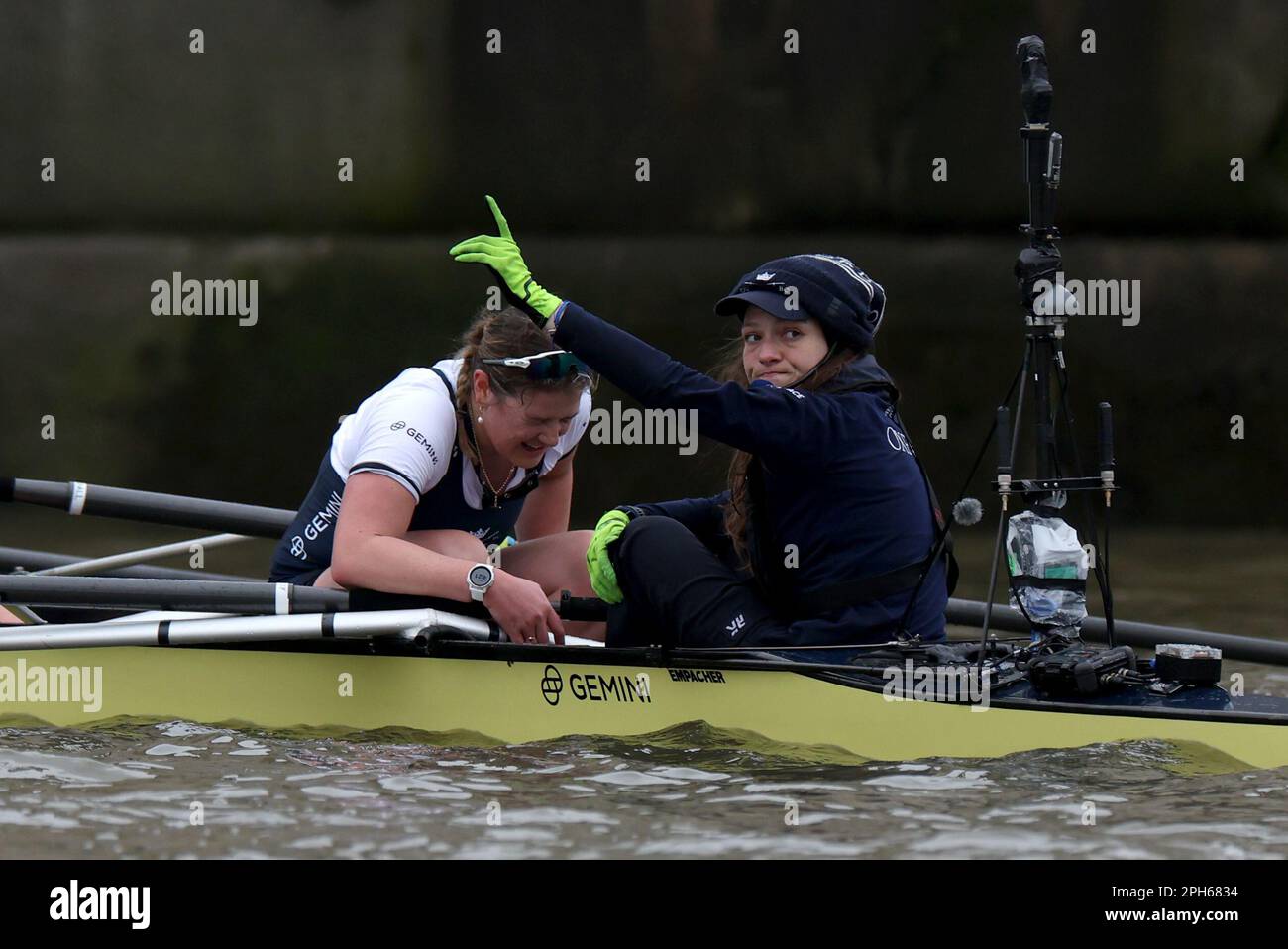 Oxford cox Tara Slade appeals to the umpire after the women's race ...