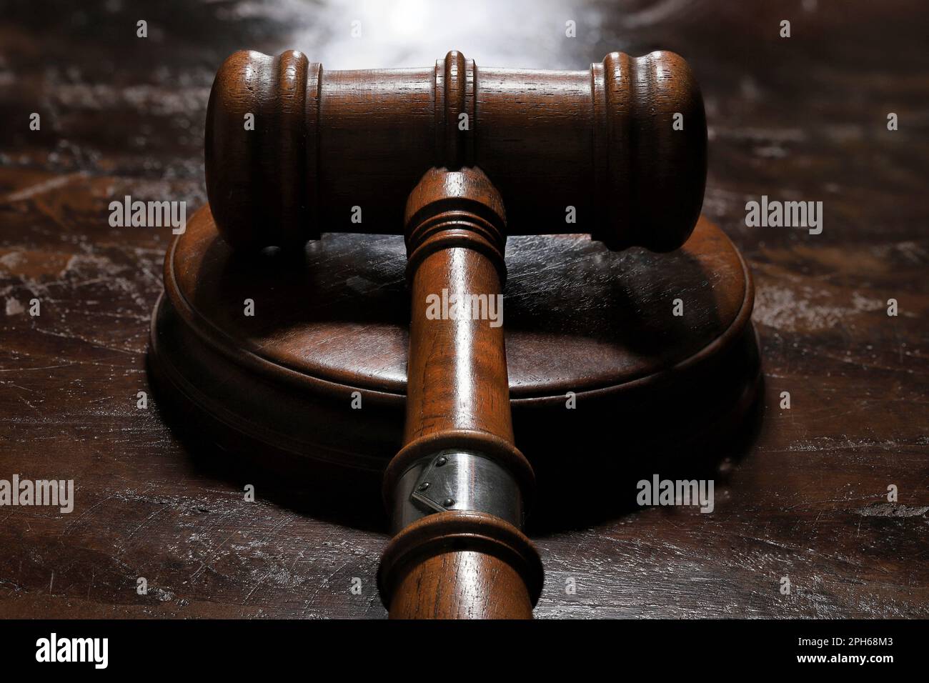wooden gavel with sound block on desktop Stock Photo - Alamy