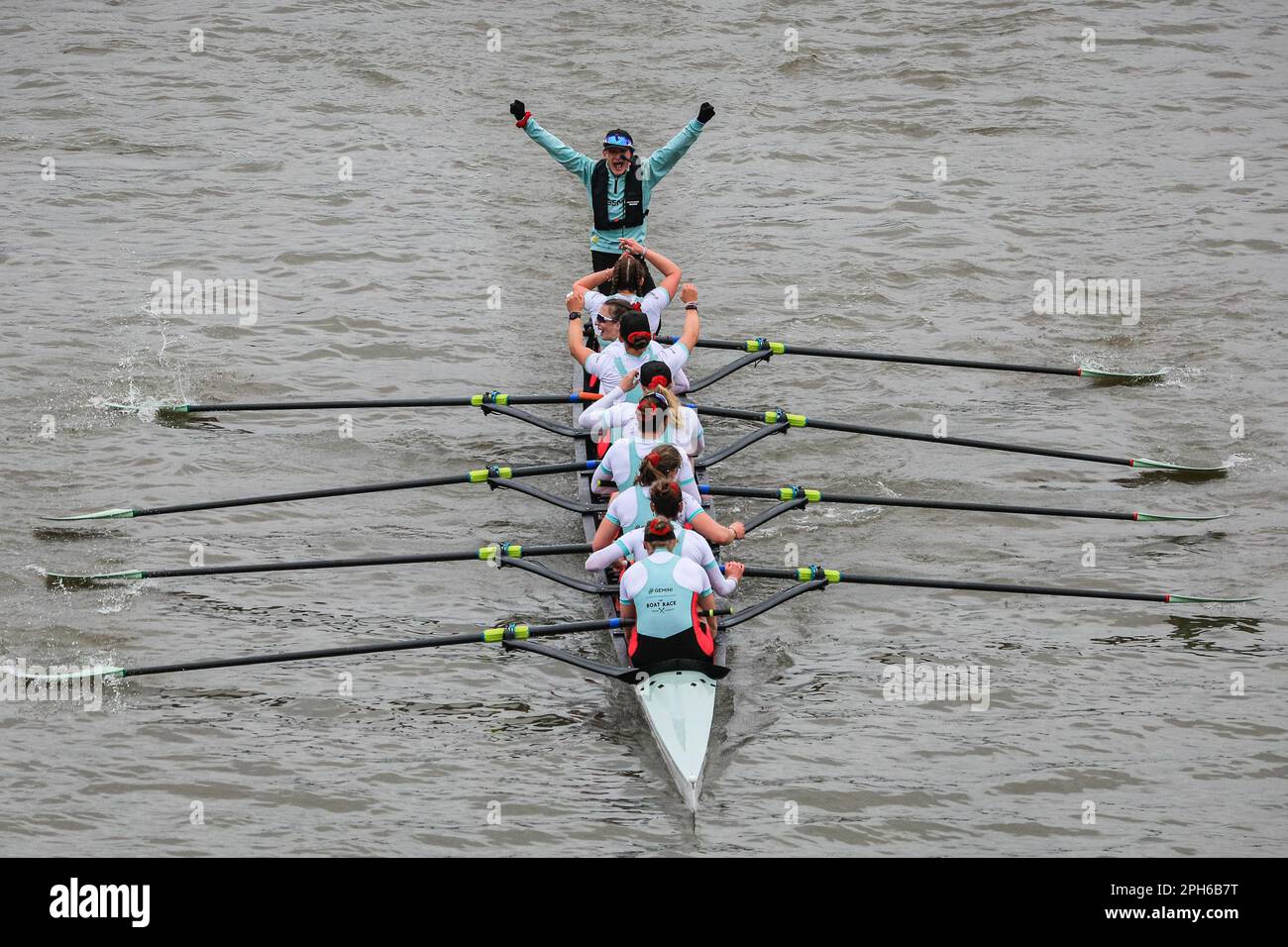 London, UK. 26th Mar, 2023. The Women's Race - Cambridge win. The ...