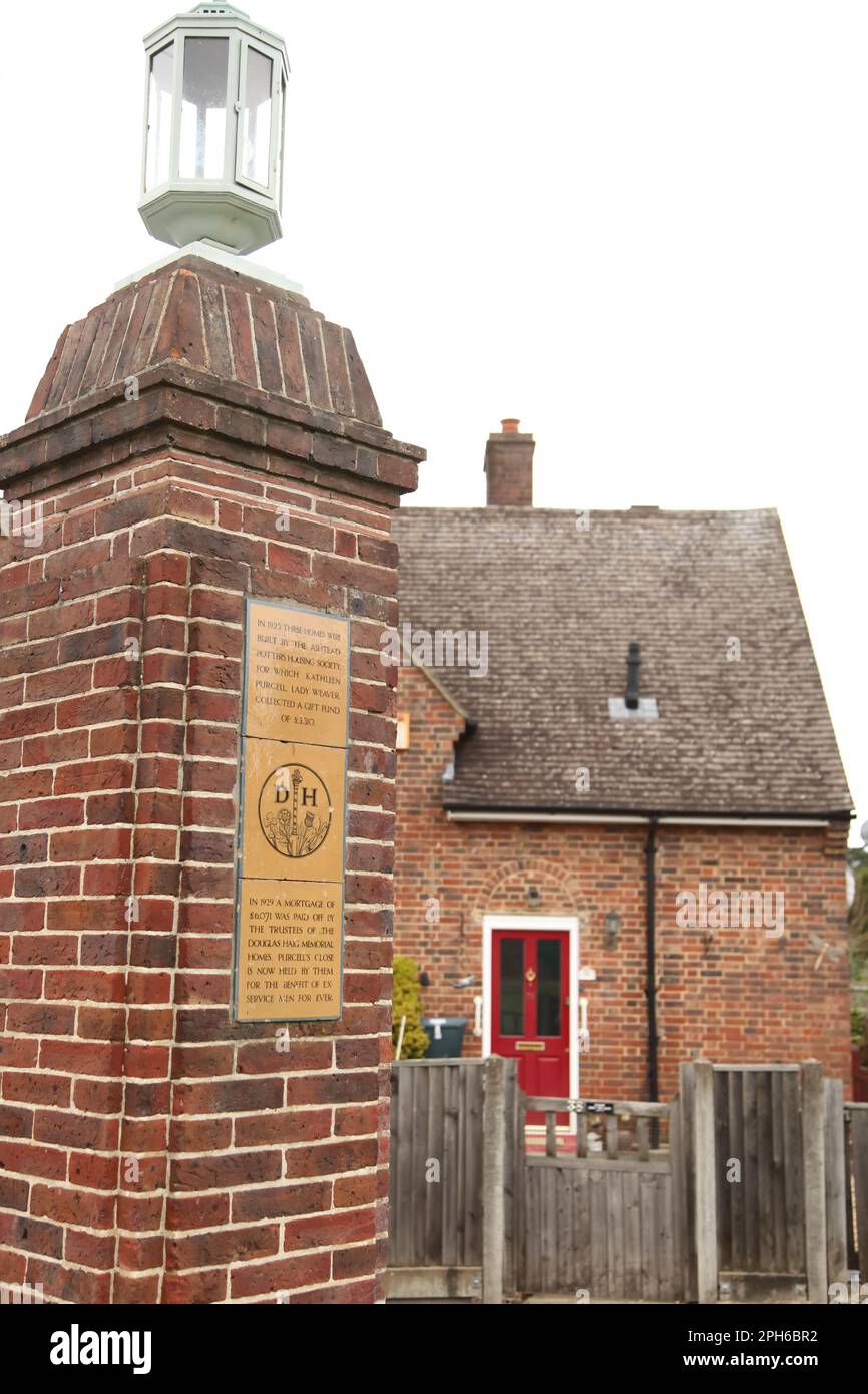 Memorial to Lady Weaver, Kathleen Purcell, Purcell's Close, homes built ...