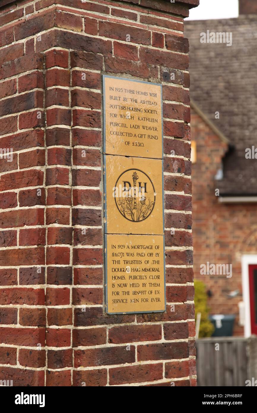 Memorial to Lady Weaver, Kathleen Purcell, Purcell's Close, homes built ...