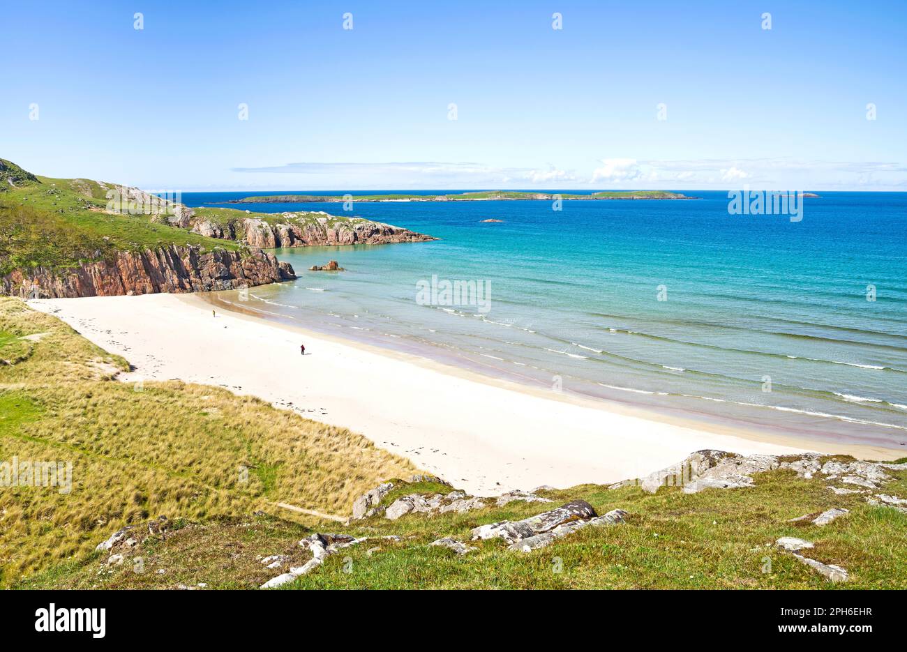 Beautiful remote Traigh Allt Chailgeag white sand beach near Durness on ...