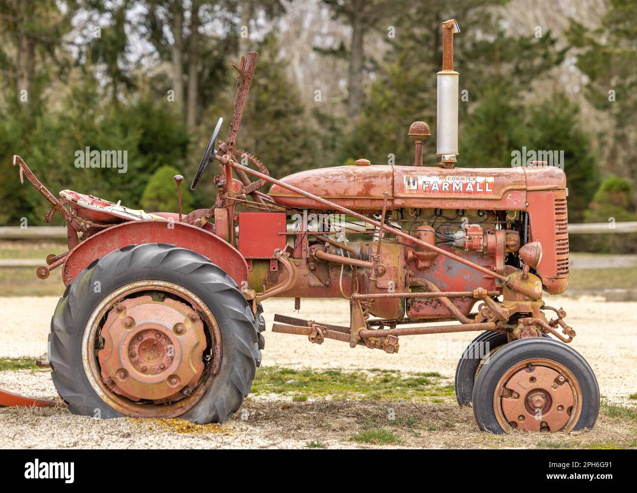 Profile of a 1956 Farmall farm tractor Stock Photo - Alamy