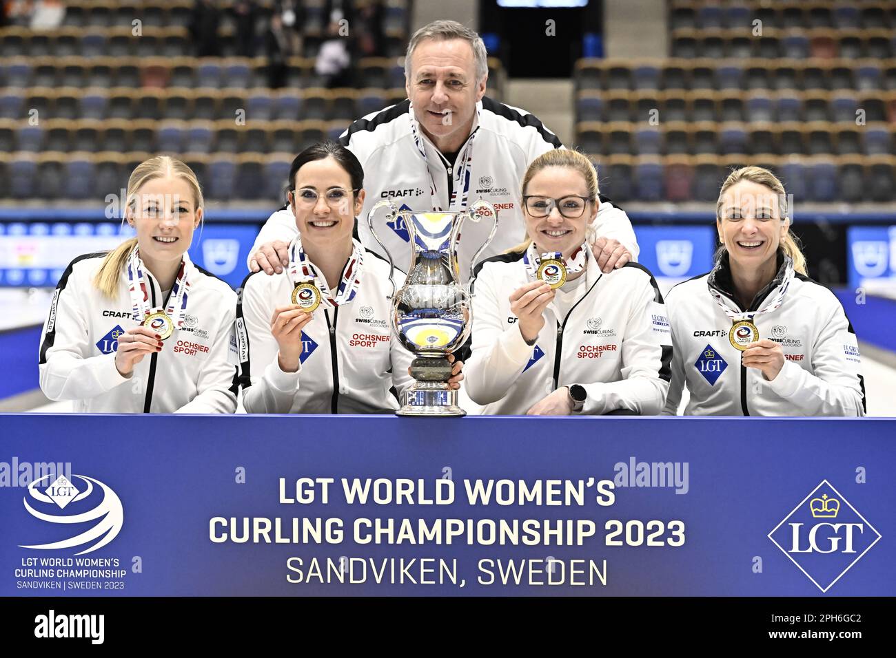 Briar Schwaller-Huerlimann, Carole Howald, Alina Pätz och skipper ...