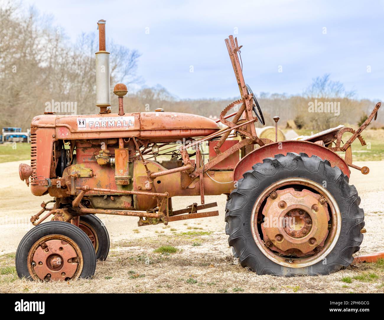 Profile of a 1956 Farmall farm tractor Stock Photo - Alamy