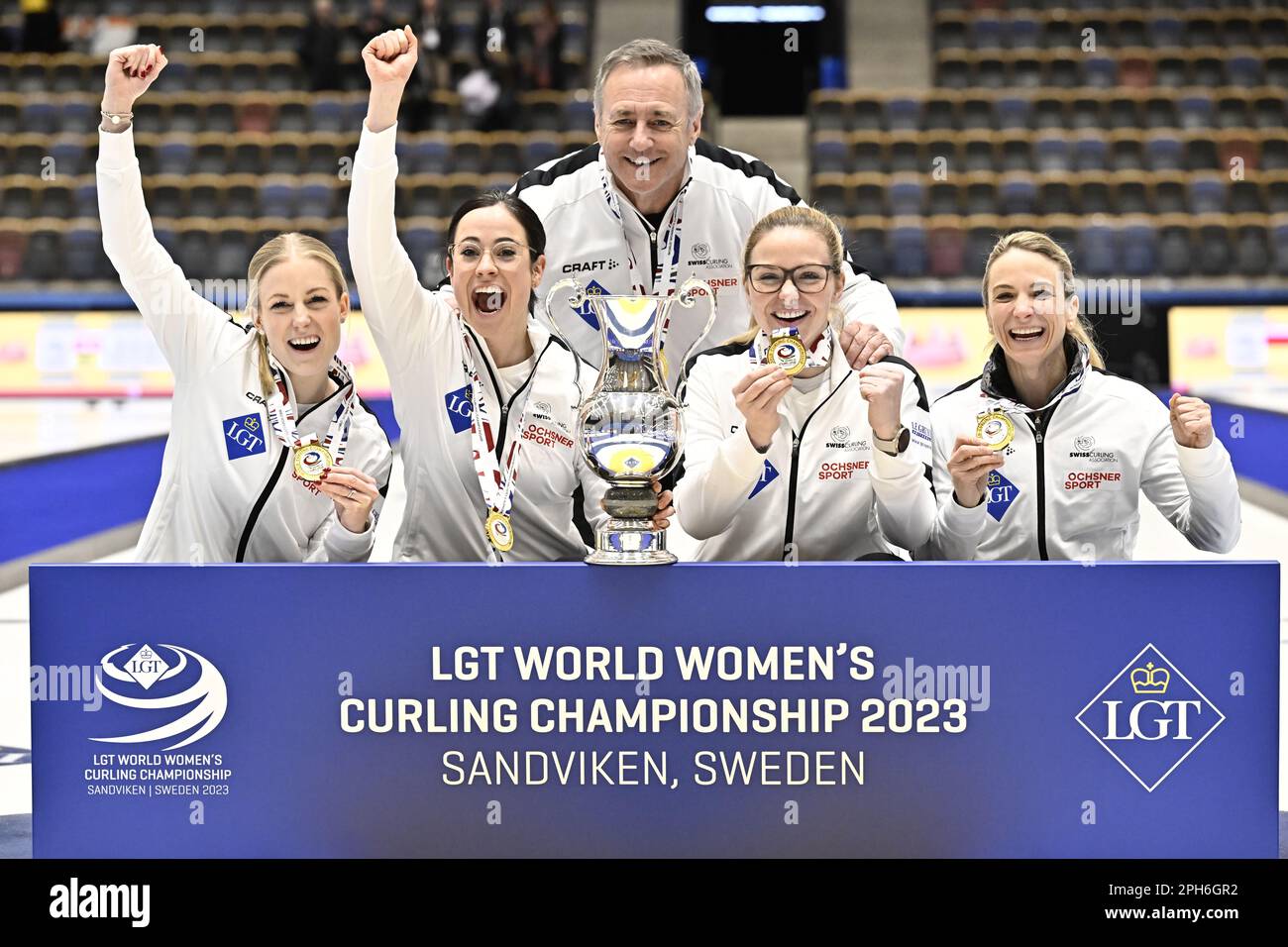 Briar Schwaller-Huerlimann, Carole Howald, Alina Pätz och skipper ...