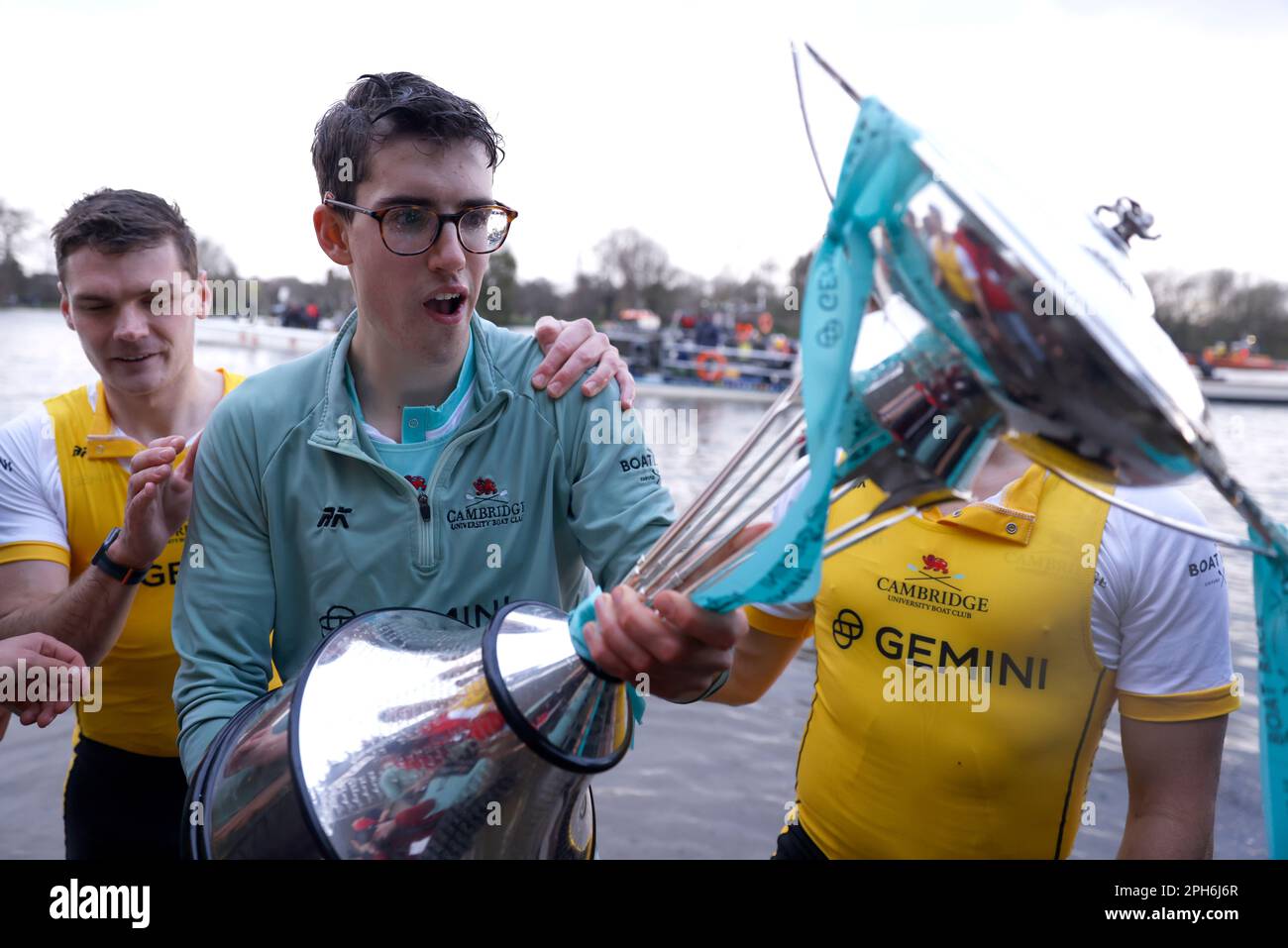 Cambridge’s Matt Edge celebrates with the trophy after the 168th Men's ...