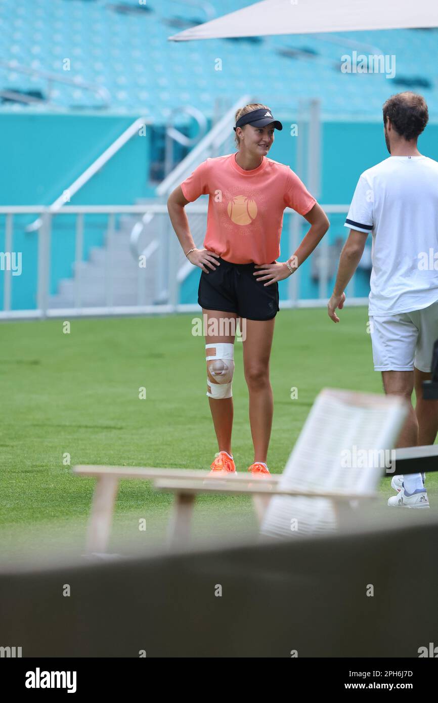 Alexa guarachi mathison hi-res stock photography and images - Alamy