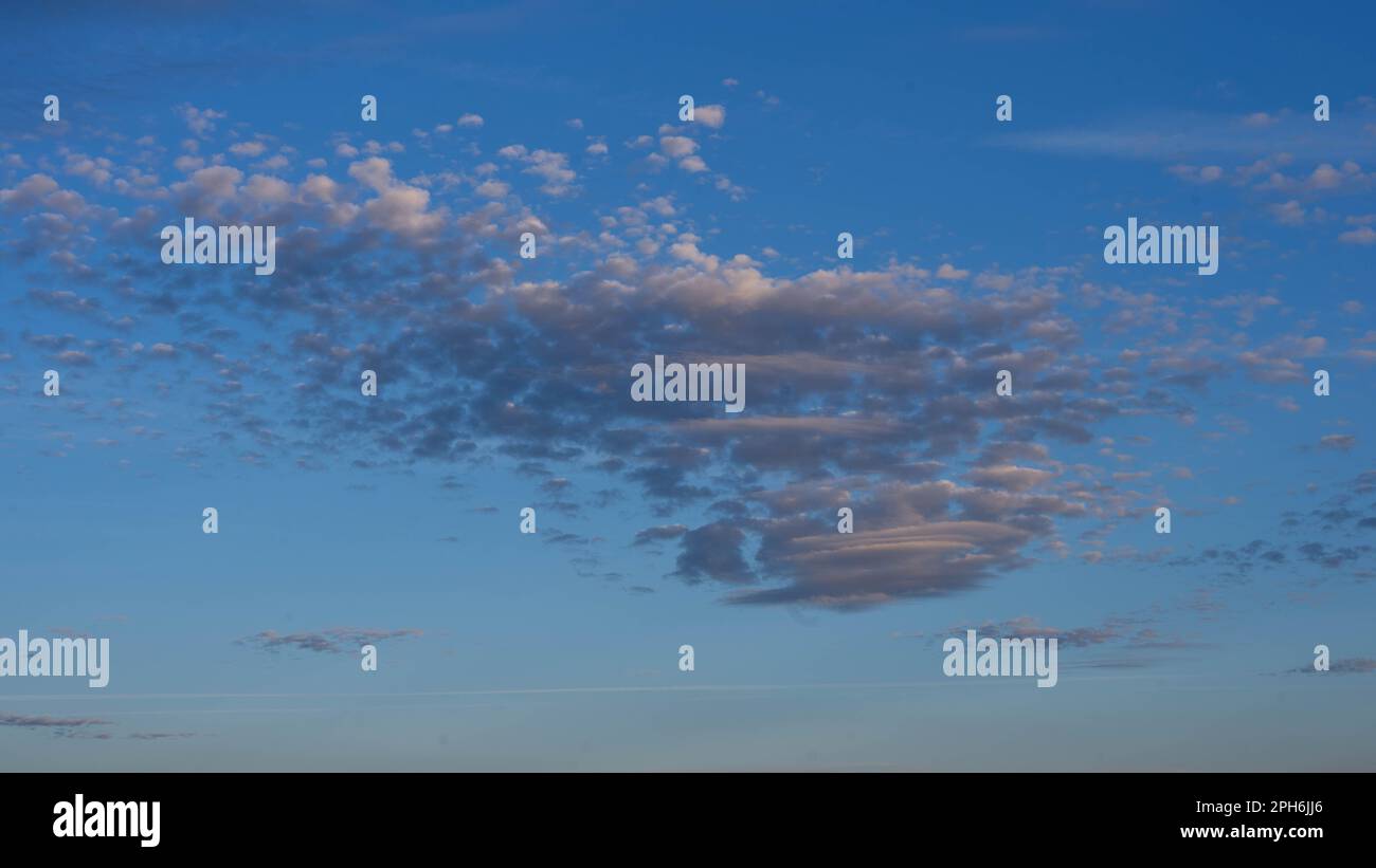 Nubes cielo panorama hi-res stock photography and images - Alamy